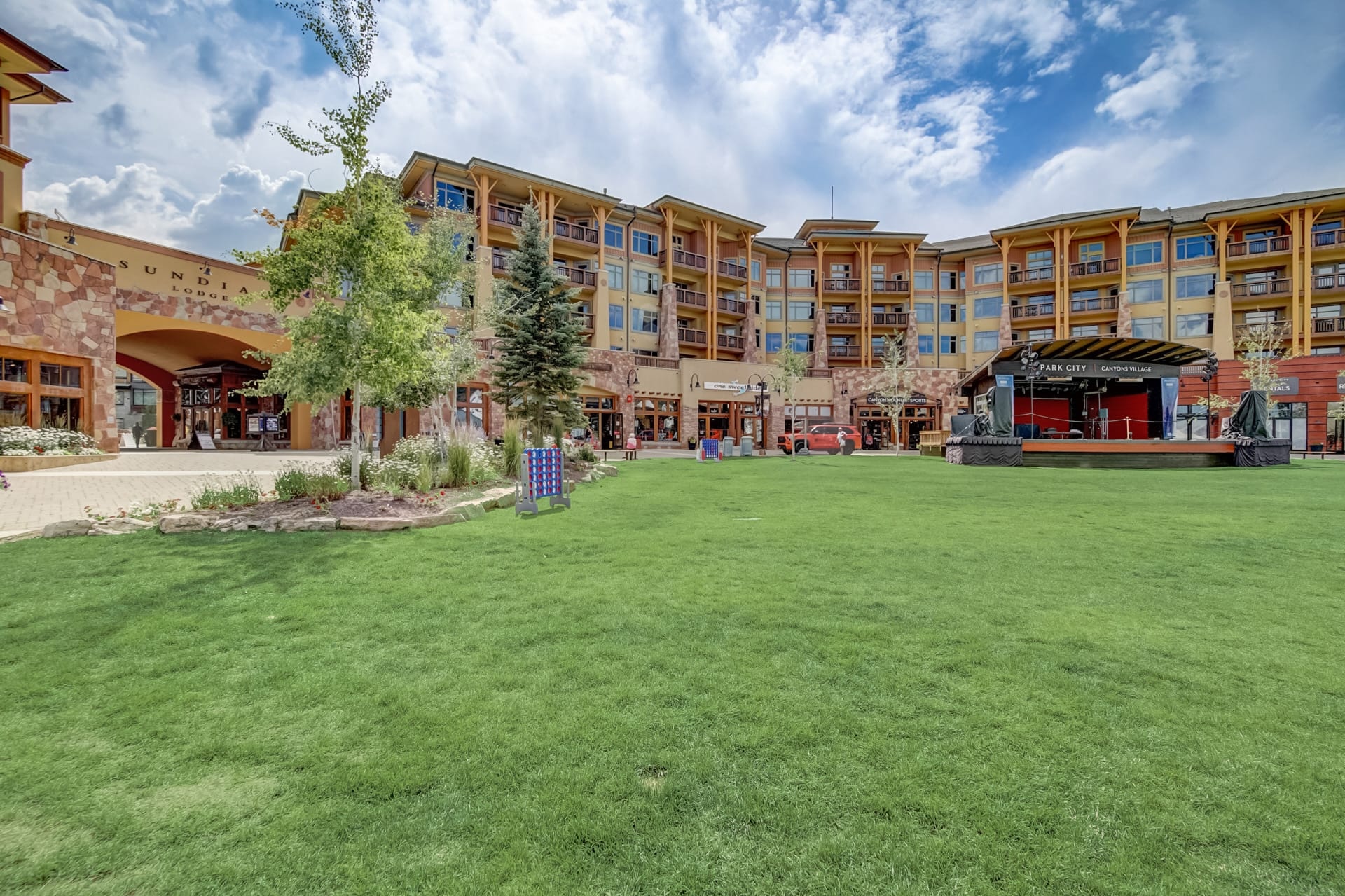 Sundial Lodge Park City | Canyons Village | Ski-in Ski-out