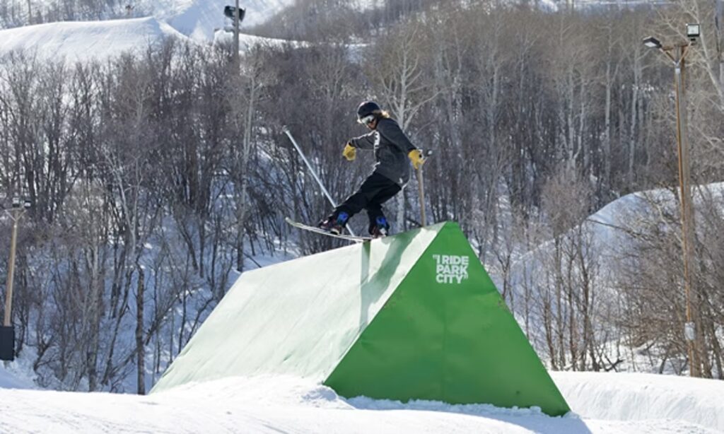 The Ultimate Guide To Snowboarding In Park City - All Seasons Resort ...